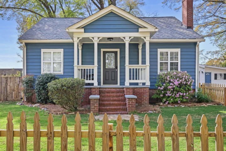 Cozy, Spacious Marietta Retreat  Near The Square! - Marietta, GA