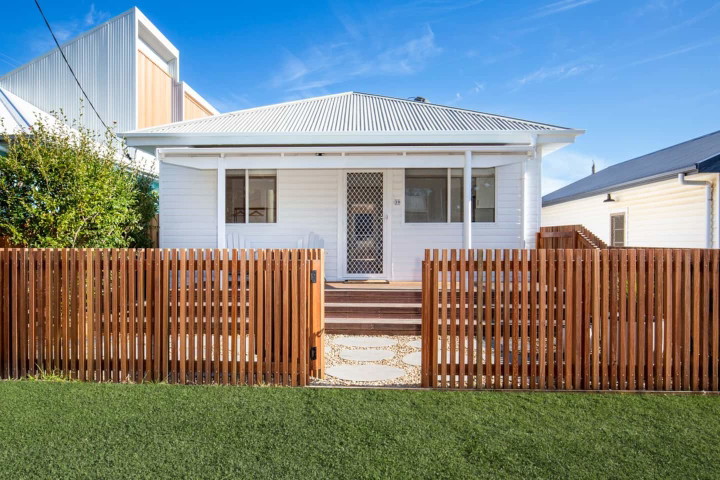 Fishery Road Cottage - Pet Friendly - 2 Min Beach - South Coast