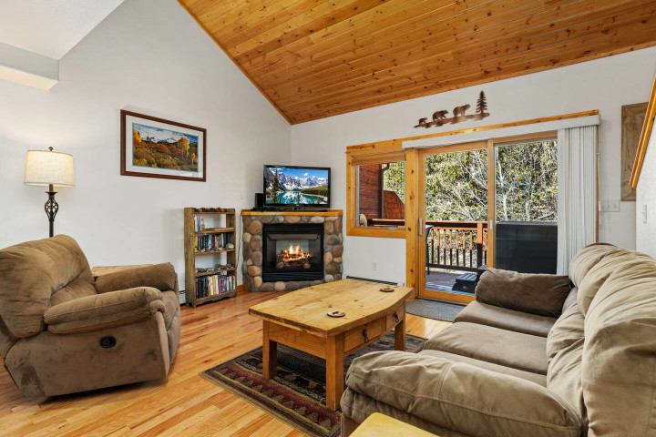 Riverfront Hideaway Private Hot Tub Near Rmnp - Estes Park, CO
