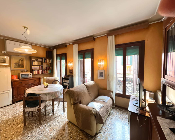 Charming 3-story 1800s Home In Venice Center - Venice