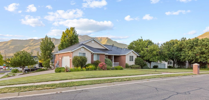 The Mountain View Corner | 3br | 2.5bath | Garage - Layton, UT