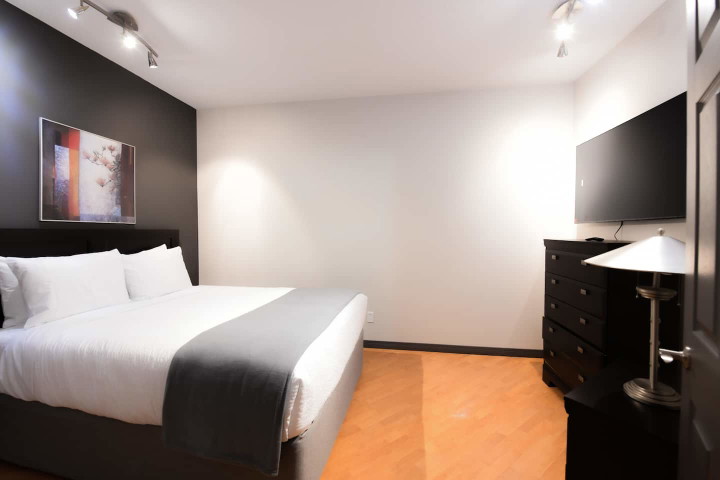 Luxury Three Bedroom Suite - Fort McMurray