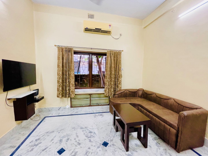 Spacious, Serene Apt., South Kol - Kolkata