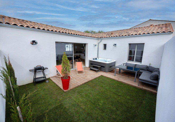 Villa With Jacuzzi And Air Conditioning In Marsilly - La Rochelle