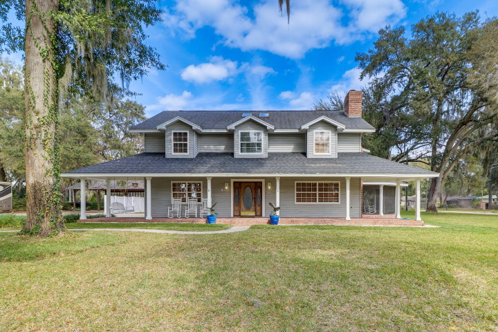Private Pool & Lake Views: Family Home In Oxford - The Villages, FL