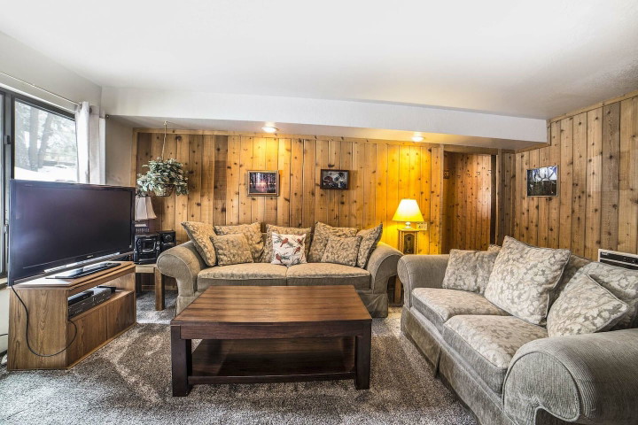 Perfect Family Home Near Canyon Lodge & Village - Mammoth Lakes, CA