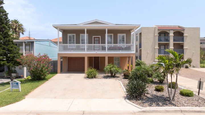 Picturesque Beach Home W/ Private Pool & Hot Tub  5 Min Walk To Beach - South Padre Island