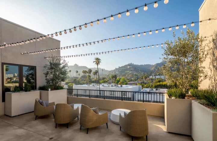 Brand-new, Deluxe Hollywood Studio - Beverly Hills, CA