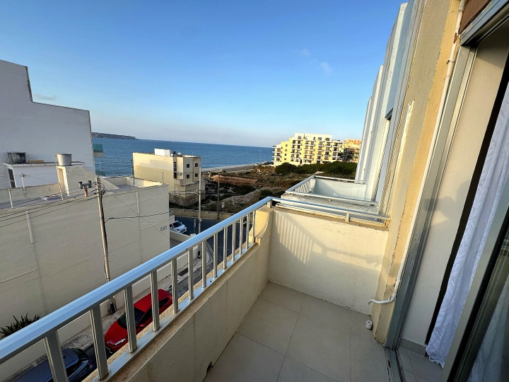 Għadira Breeze: Sea View, Fast Wifi, Walk To Beach - Malta