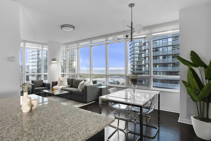 Downtown Toronto 2 Bdr Condo Cn Tower/lake Views - 