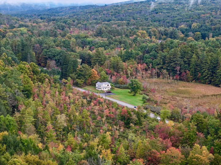Historic & Chic In Great Barrington - Sleeps 10 - Great Barrington, MA