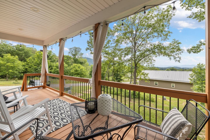 *15 Minutes To Asheville - Mtn Views & Large Decks - Weaverville, NC