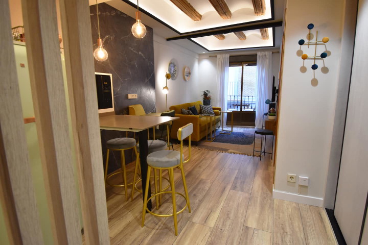 A Un Paso De El Pilar, Acogedor Con Balcones Y Ac - Zaragoza