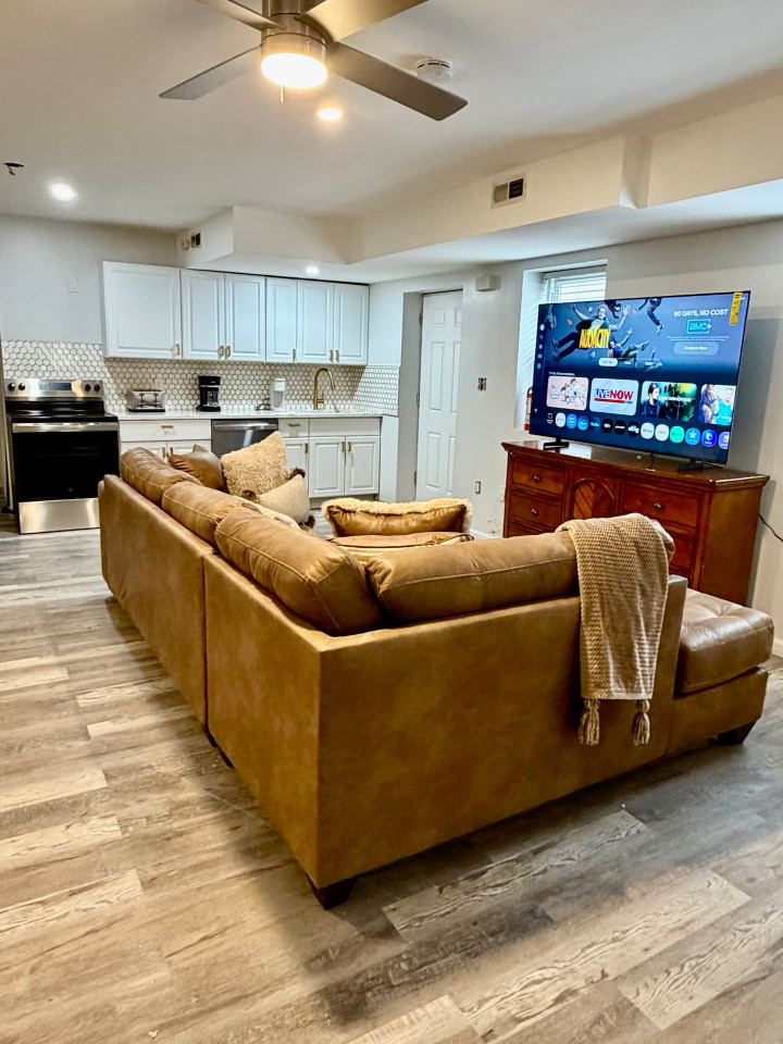 First Floor Gem! Close To Manhattan - Jersey