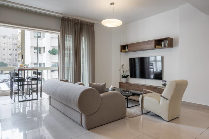 Lovely 2 Bed Home In Clemenceau - 24/7 Power - Beirut