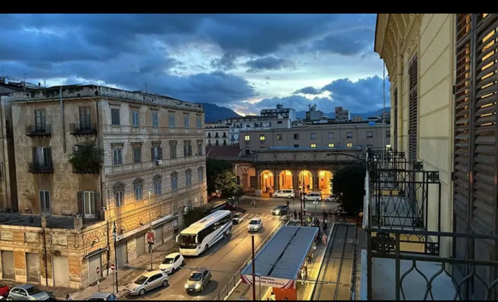 Nina's House Station - Palermo, Italy