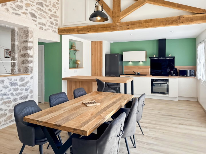 Gîte Lumineux Rénové Avec Piscine, Cantal, 4 Pers - Cantal