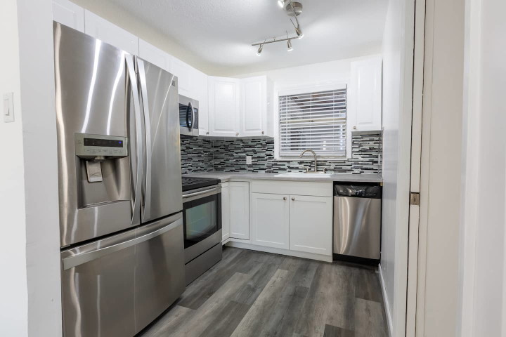 Classy 2/2 With Fenced In Yard And Free Parking - Tamarac