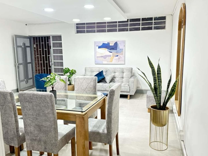 Spacious House For Groups Near The Stadium, 4 Bedrooms - Colombia