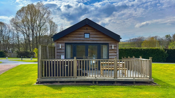2-bed Lodge With Private Hot Tub | Crieff - Crieff