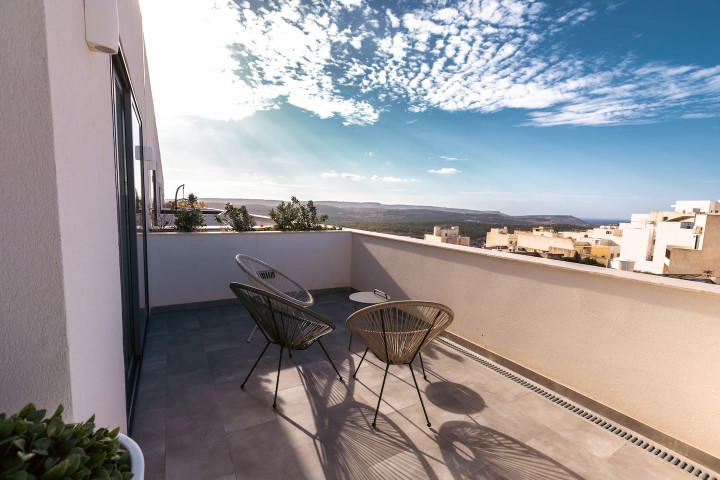 2br Penthouse W/ Private Terrace & Country Views - Malta