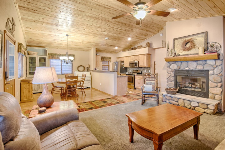 Rim Country Cabin Sleeps 4 Show Low, Az - Arizona
