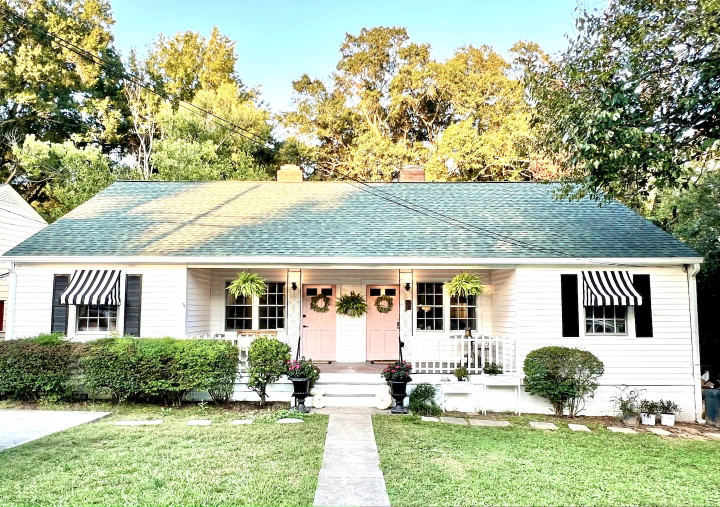 Marietta Square Bungalow - Kennesaw, GA
