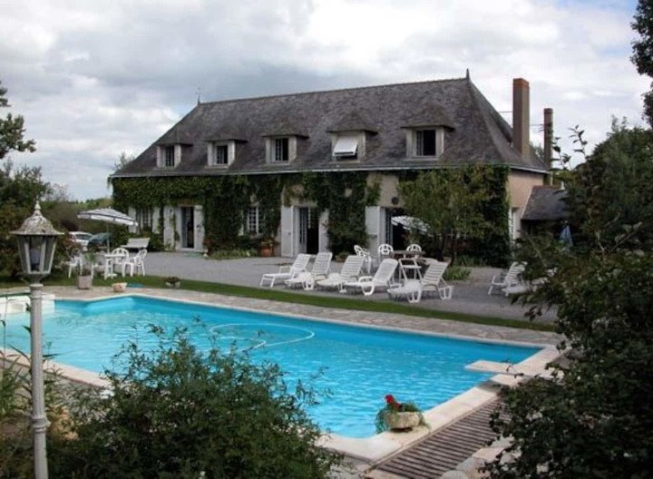Grand Gite Le Vau Avec Piscine - Maine-et-Loire