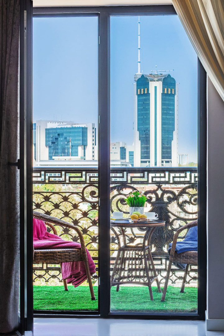 (22) Ac Kazakhstan Lux, Minor, Uzexpocenter - Uzbekistan