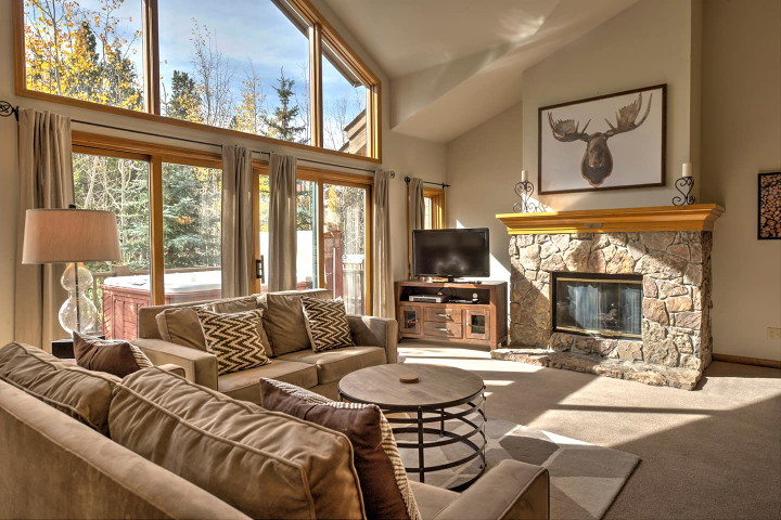 Gorgeous Perfectly Located Town-home, Private Hot Tub, Private Attached Garage, - Breckenridge, CO