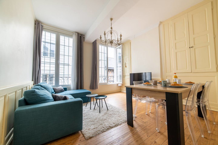 Restored Apartment With Character - Hypercentre - Angers