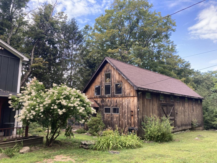 Scribe's Stable | A/c Screened Porch Sleeps 6 - Monterey, MA