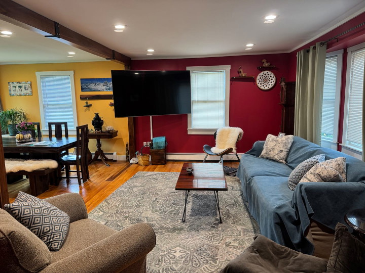 Classy Af Home, Walk Across The Street To Colby! - Waterville, ME