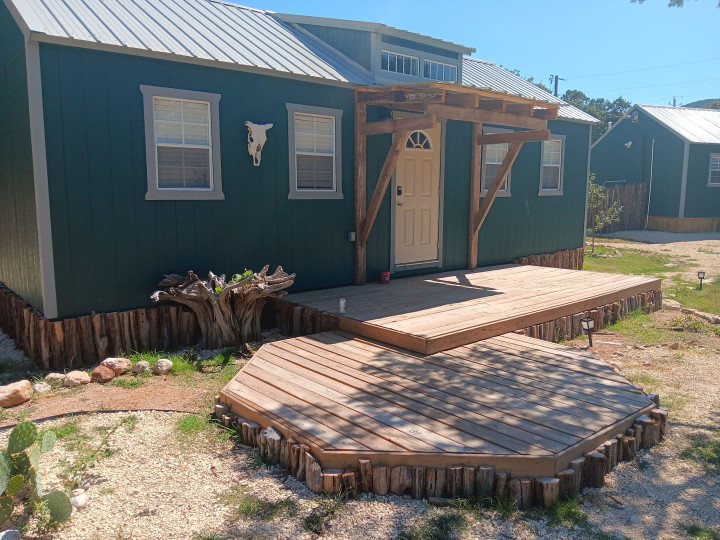 Suite Sheds Loft Cabin - Leakey, TX