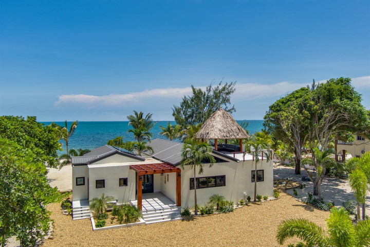 Stunning Contemporary Beach House On The Sea - Belize