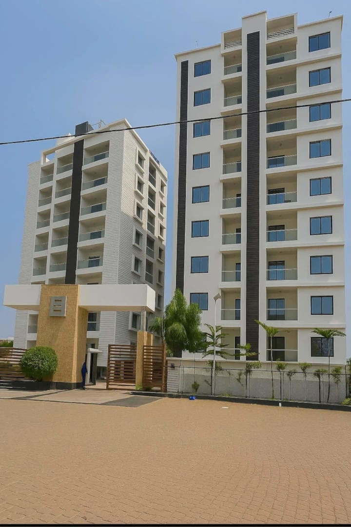 E2 Homes 1bhknrairportliftkitchenwifiac - Raipur