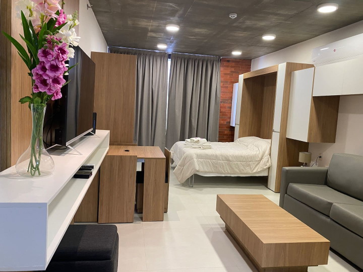 Studio Steps Away From Shopping - Paraguay
