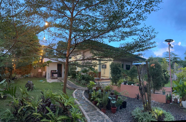 Cozy Bungalow Home With Greenery Vibe - Ormoc