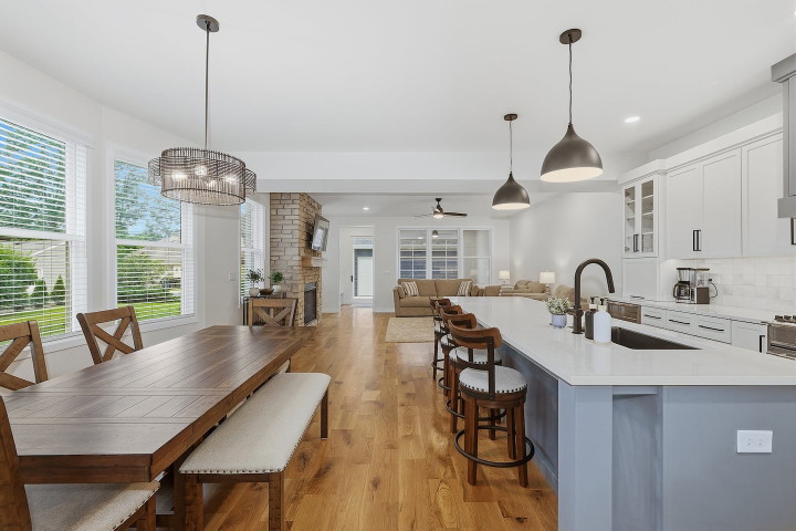 Luxury Corporate Rental | Near Downtown Naperville - Naperville, IL