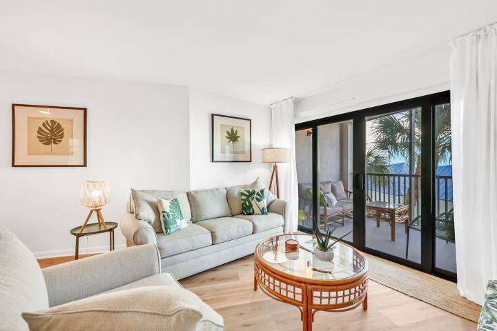 2 Bedroom Condo Marco Island! - Marco Island, FL