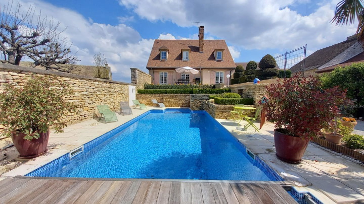 La Confrerie à Meursault Au Cœur De La Bourgogne - Beaune