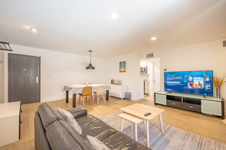 Sophisticated 2b2b Home Near Old Town Pasadena - Pasadena, CA