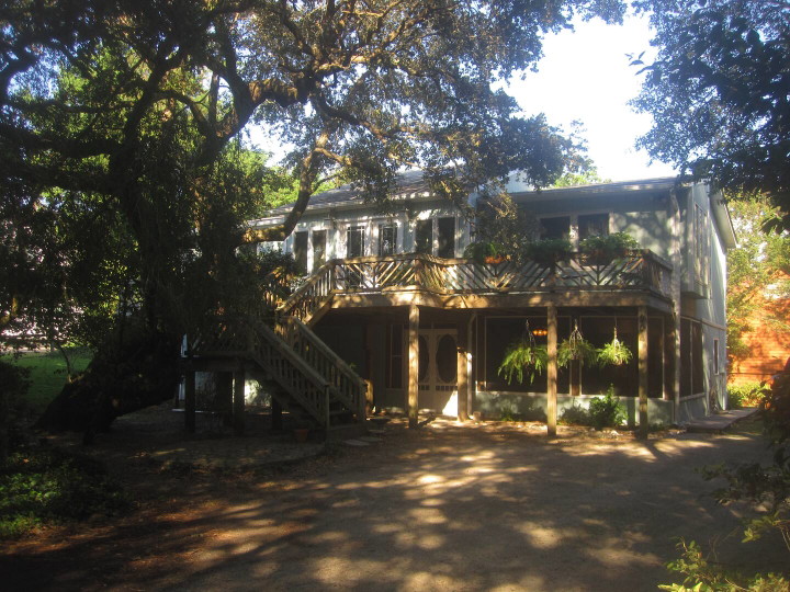 Steps From The Beach.  Newly Renovated - Emerald Isle, NC