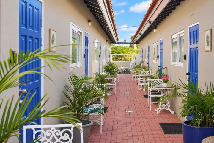 Aruba Studio W/ Pool · King Size · Near Beach #13 - Aruba