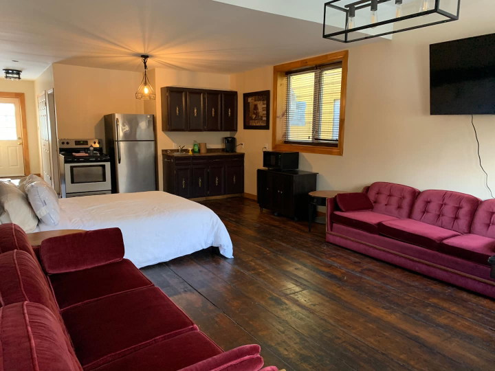 R3 Suites In The Heart Of Alton Right Front Unit - Caledon