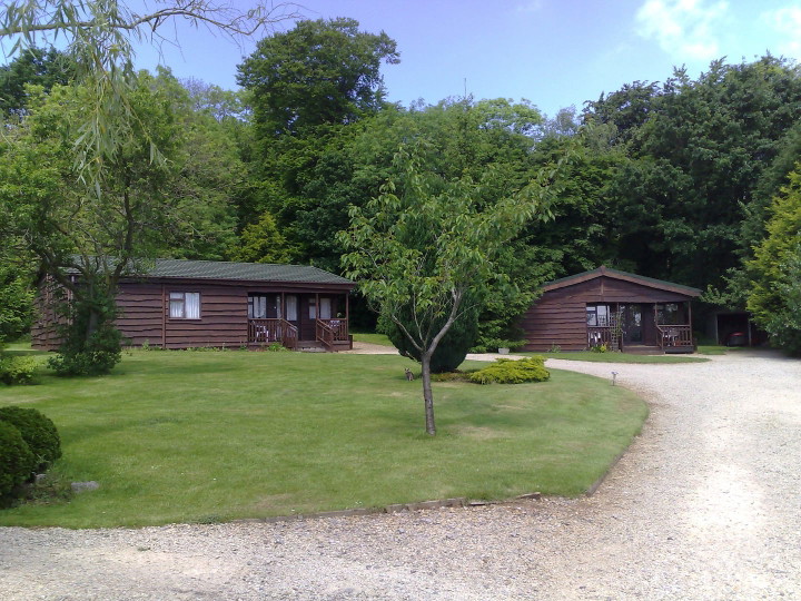 Wayside Lodges -  Four Quiet Timber Lodges - Devizes