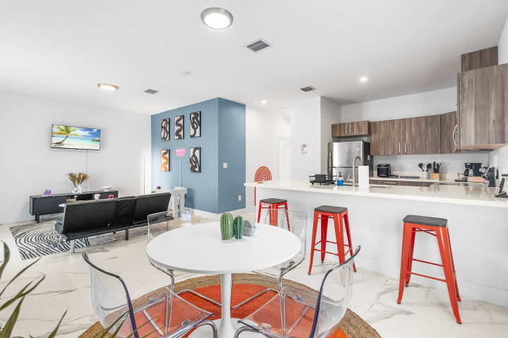 Beachside Unit: Spacious Patiobbqfastwifikit - Fort Lauderdale