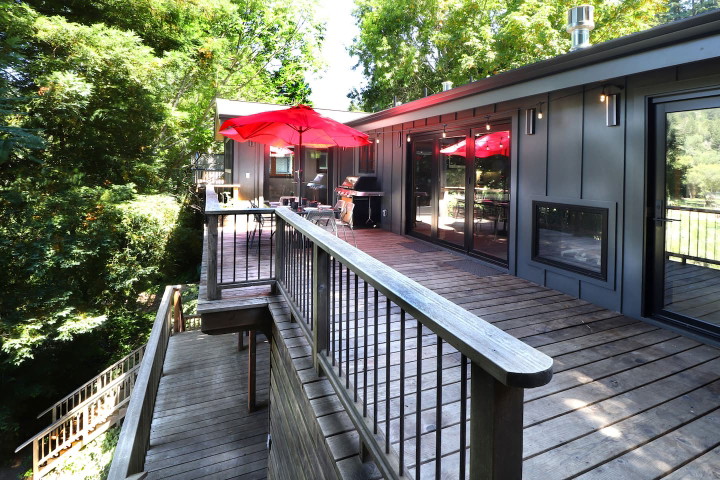 Cab Cottage Hot Tub River View Near Town - Guerneville, CA