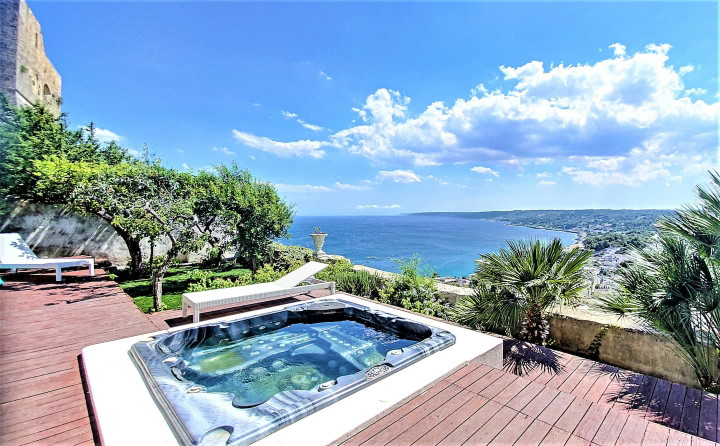 Jacuzzi Dans La Vieille Ville Avec Jardin Vue Mer - Tricase