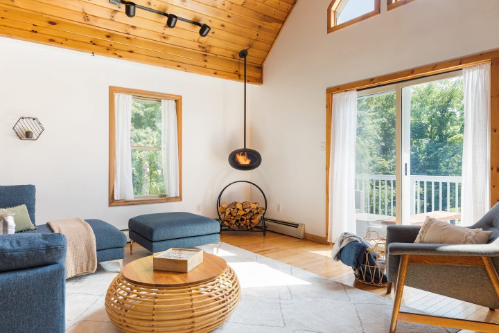 Catskill Chalet: Hot Tub, Fire Pit, Cozy, Private - Catskill, NY